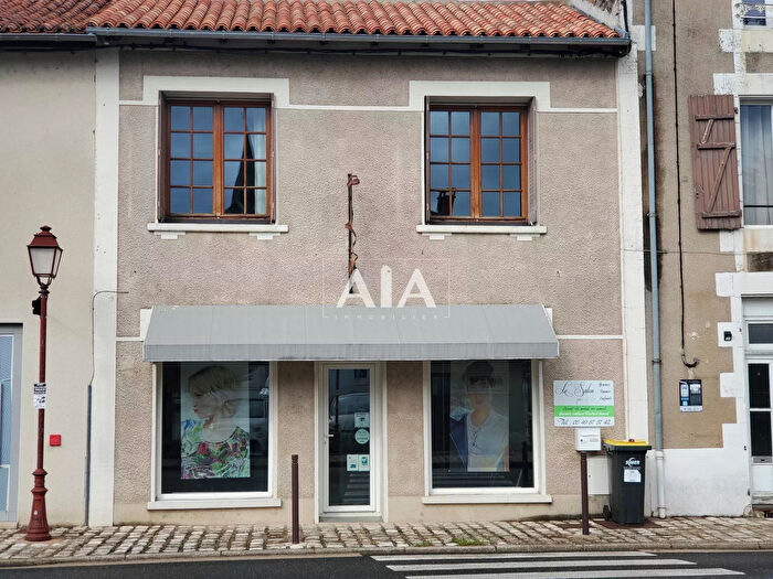 Charroux - Maison 3 pièces à vendre