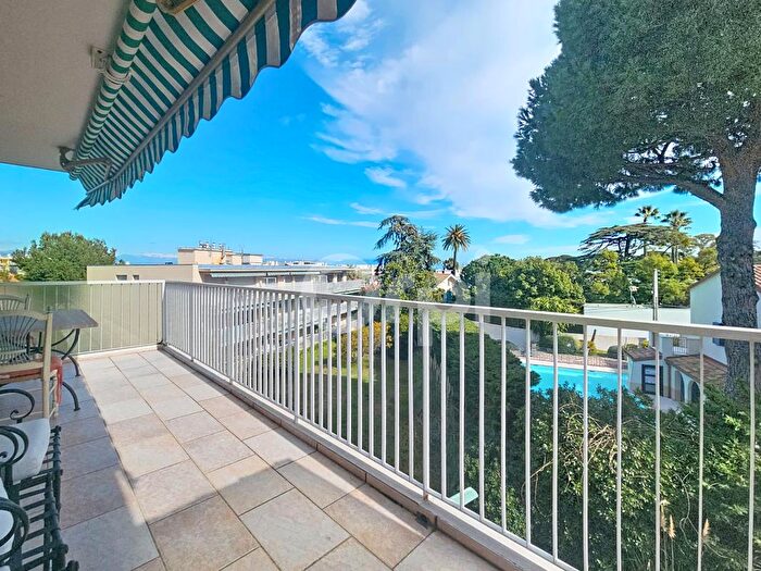 Appartement à vendre - Antibes, Juan-les-Pins, Le Cap - 4 pièces - 2 chambres
