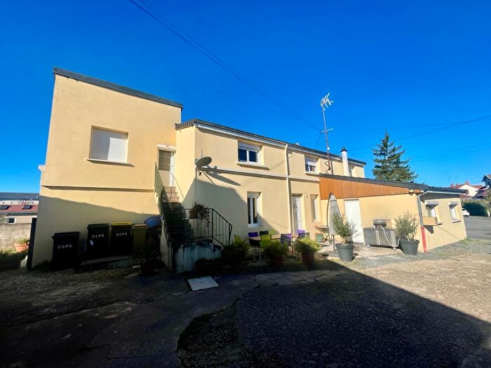 Maison à vendre - Gueugnon - 9 pièces - 4 chambres