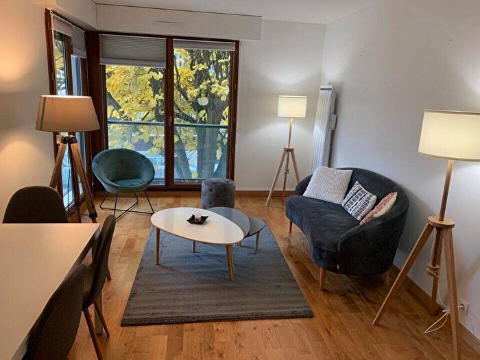 Hôtel de Ville, Courbevoie : Appartement 2 pièces à louer