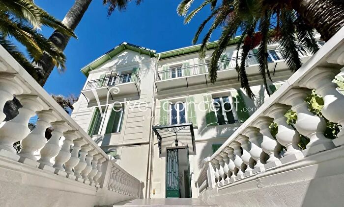 Appartement à vendre - Grasse, Magagnosc, Saint-Mathieu - 3 pièces - 2 chambres