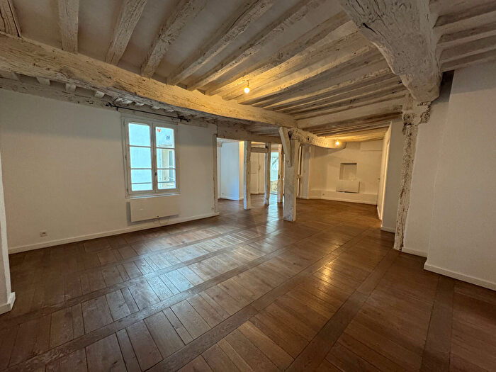 Appartement à louer - Quartiers Centre, Centre-ville - 4 pièces - 2 chambres