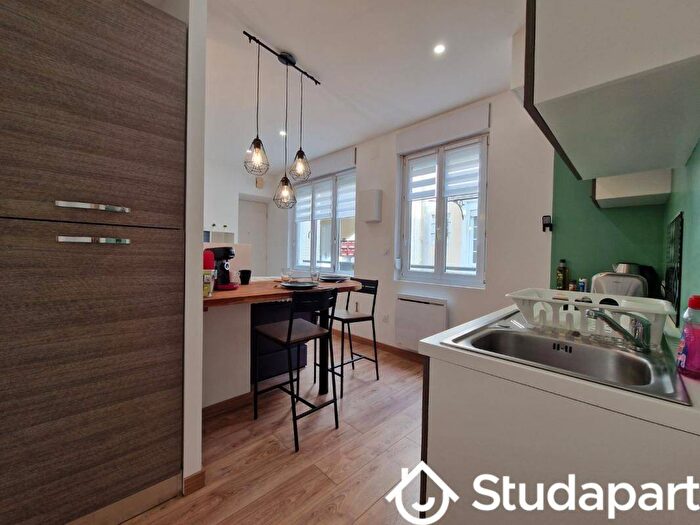 Appartement à louer - Centre Ville, Reims - 1 pièce