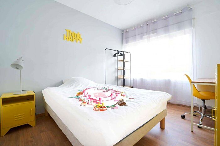 Appartement à louer - Barbâtre-Saint Remy-Verrerie, Reims - 1 pièce