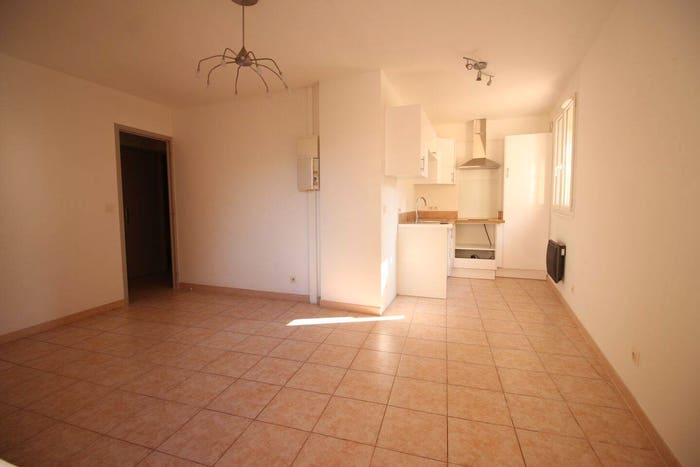 Appartement 3 pièces à Gémenos, à louer