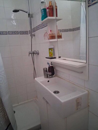 Appartement à louer - Centre Ville, Aubagne - 1 pièce