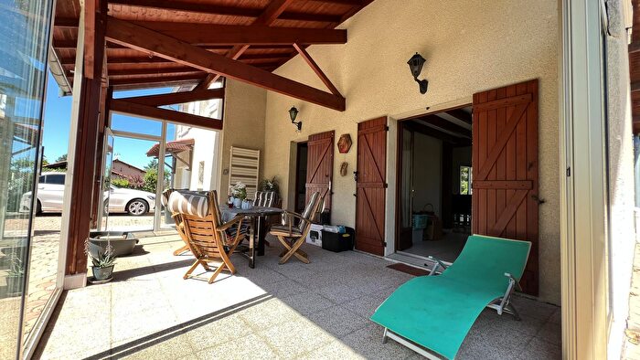 Maison à vendre - La Tour-de-Salvagny - 6 pièces - 4 chambres