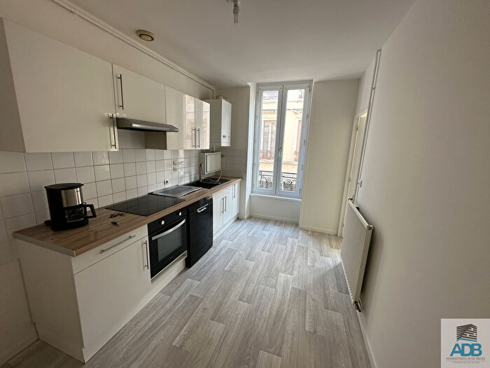 Roanne, Gare : Appartement 4 pièces à louer
