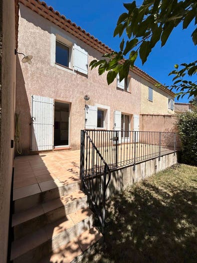 Maison 4 pièces à Jouques, à louer