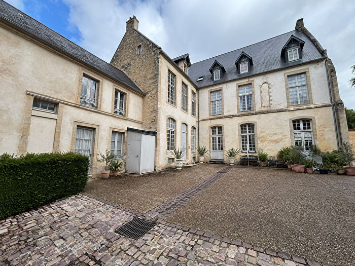 Appartement 4 pièces à Bayeux, Centre-ville, Saint-Jean, à vendre