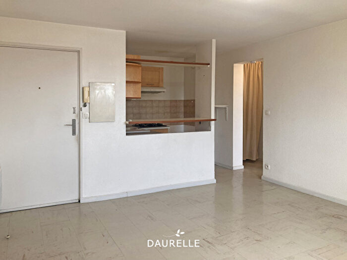 Châteaurenard, Centre-ville - Appartement 2 pièces à louer