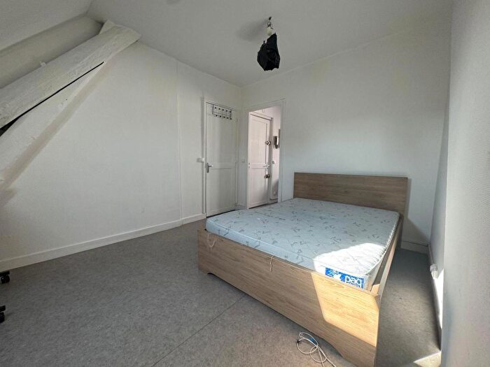 Appartement 5 pièces à vendre à Saint-Cyr-l'École, Hôtel de ville
