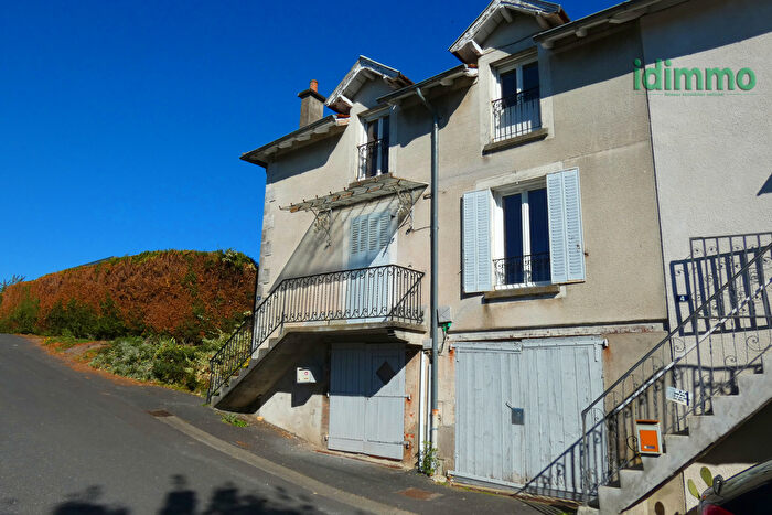Maison à vendre - Jussac - 4 pièces - 3 chambres