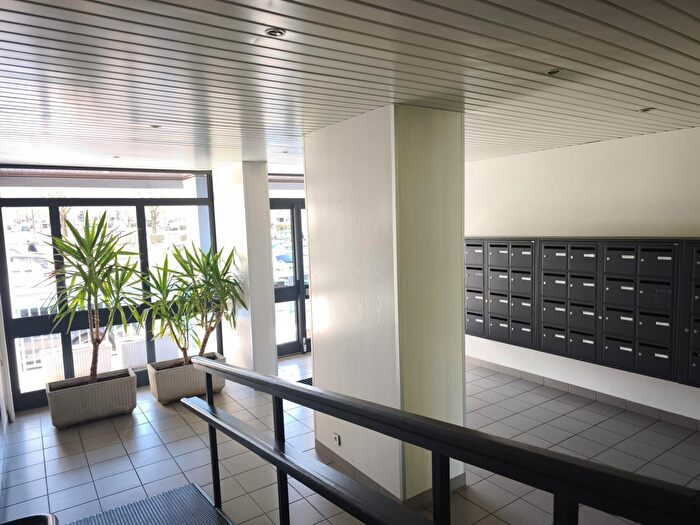 Appartement à vendre - Le Chambon-Feugerolles, Centre-ville, Gare - 3 pièces - 2 chambres