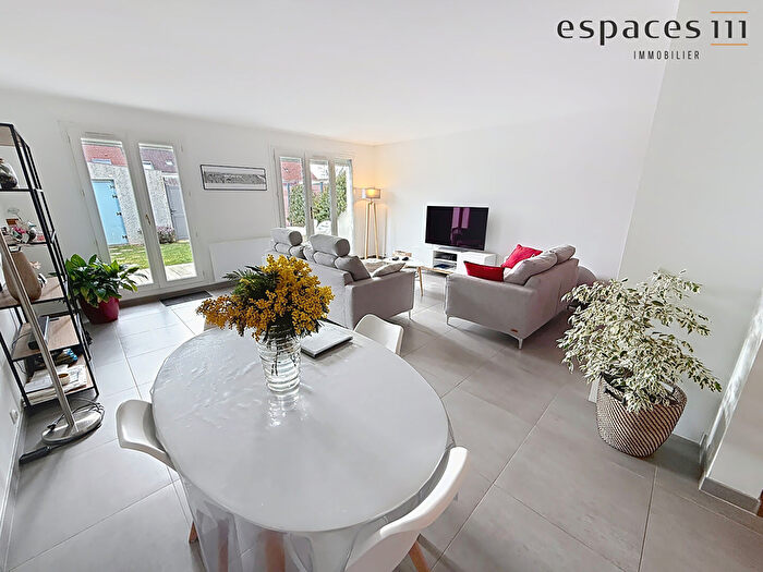 Maison à vendre - Montigny-le-Bretonneux, Le Village - 5 pièces - 4 chambres