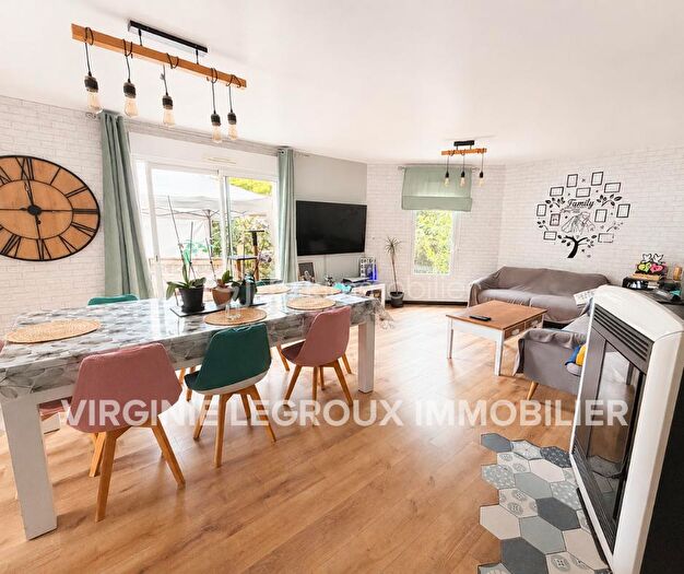 Maison 7 pièces à Saint-Pierre-la-Cour, à vendre