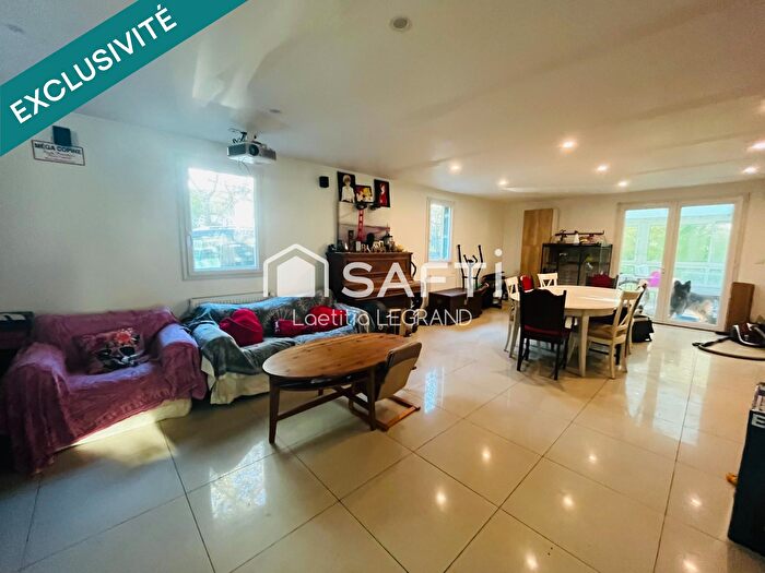 Maison à vendre - Plouaret - 5 pièces - 3 chambres