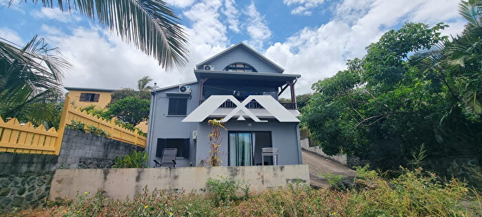 Maison à vendre - Saint-Pierre, Grand Bois - 6 pièces - 4 chambres