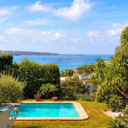 Appartement 4 pièces à vendre à Cannes, Californie Pezou