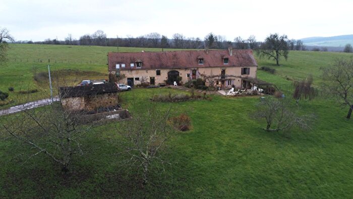 Maison 16 pièces à Beaumont-Sardolles, à vendre