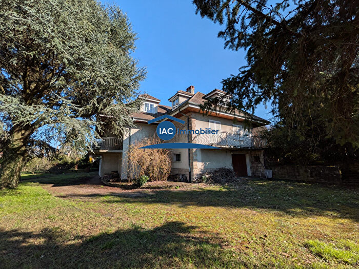 Maison à vendre - Irigny - 9 pièces - 5 chambres