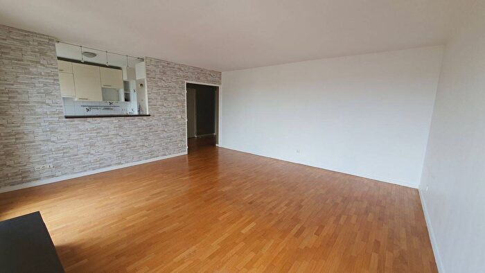 Carnot Gambetta, Suresnes : Appartement 4 pièces à louer