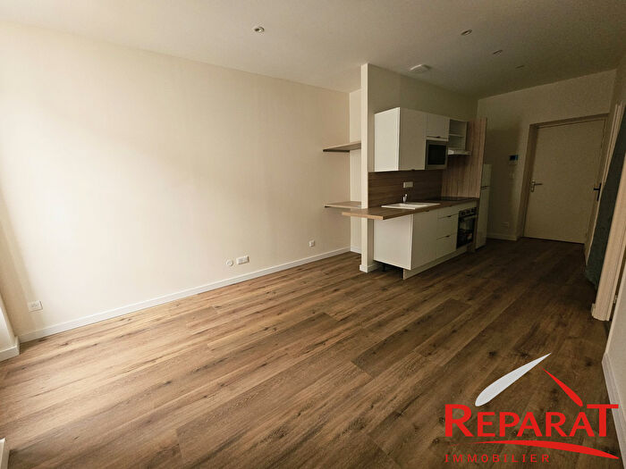 Brive-la-Gaillarde, Centre-ville, Pont Cardinal, Champanatier : Appartement 2 pièces à louer