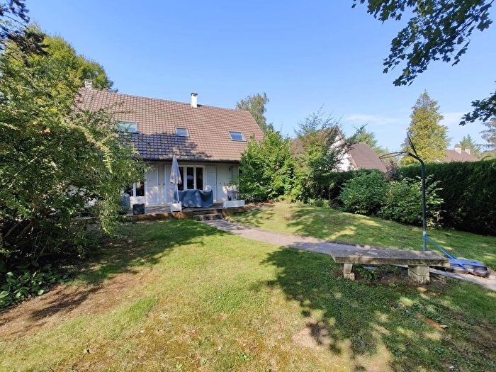 Maison à louer - Chantilly - 6 pièces - 4 chambres