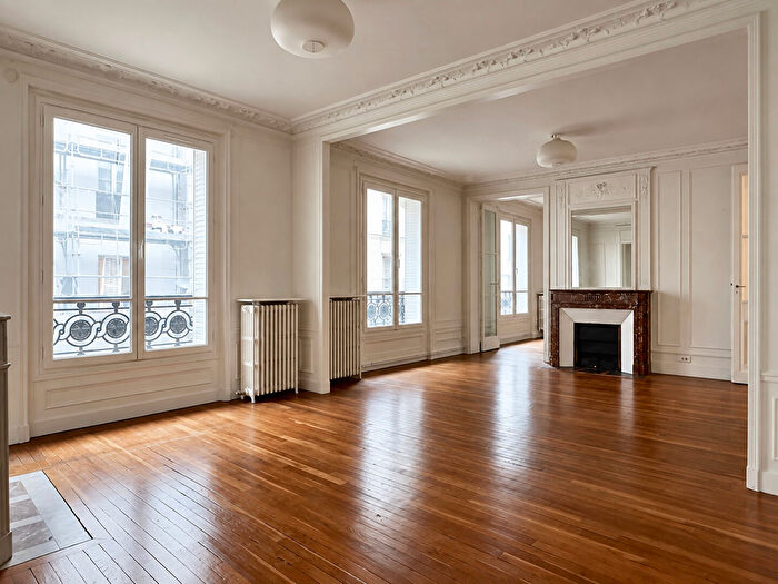 Appartement 4 pièces à louer à Paris 11ème, République, Saint-Ambroise