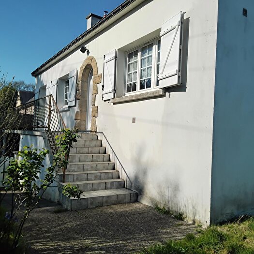 Maison à vendre - Carhaix-Plouguer - 6 pièces - 3 chambres