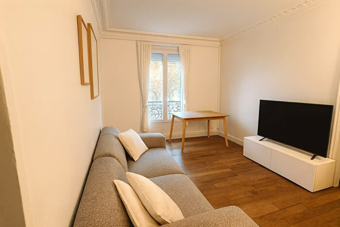 Appartement à louer - Paris e , Passy, Maison de la Radio, Muette-Sud - 3 pièces - 2 chambres