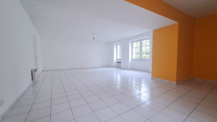 Maison à louer - Coulonges-sur-lAutize - 5 pièces - 4 chambres