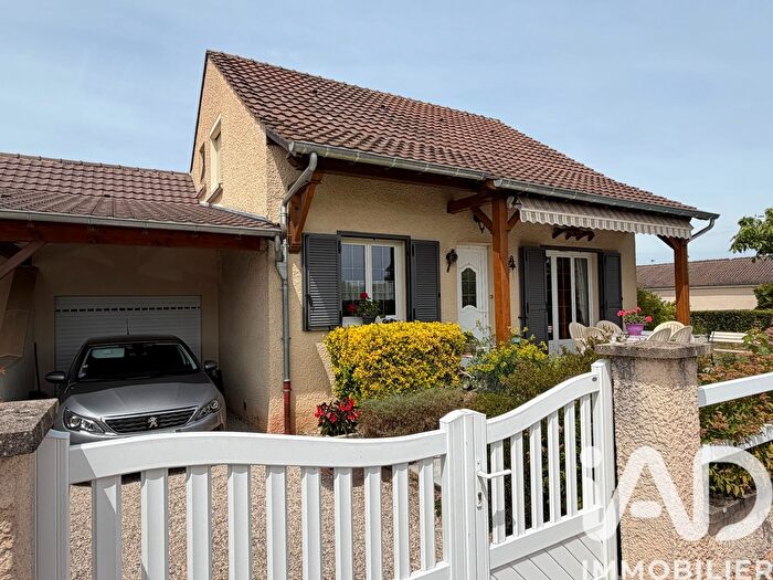 Vitry-en-Charollais : Maison 4 pièces à vendre
