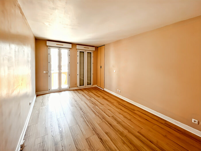 Appartement 1 pièce à Melun, Rive de Seine, Sud, à louer