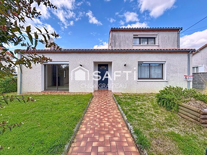 Maison à vendre - Bressuire, Bel-air - 7 pièces - 5 chambres