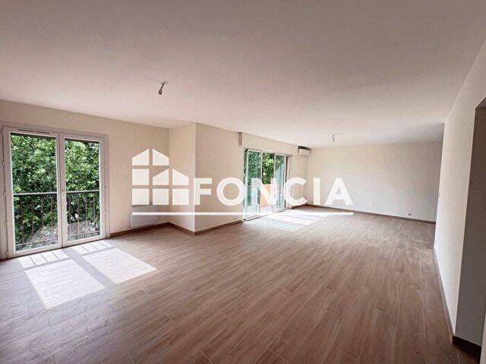Appartement 5 pièces à louer à Hôpital, Nîmes