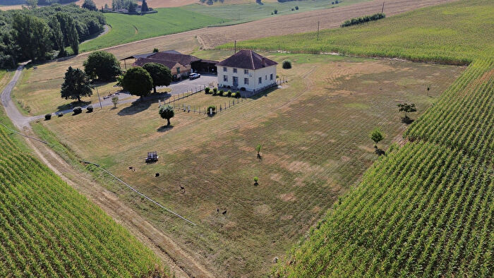 Maison à vendre - Castelnau-Montratier - 7 pièces - 3 chambres