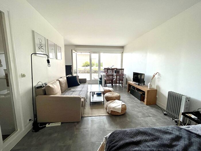 Appartement à louer - Hauts dAsnières-Métro, Asnières-sur-Seine - 1 pièce