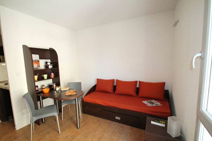 Appartement à louer - Sans Souci-Dauphiné, Lyon ème arrondissement - 1 pièce