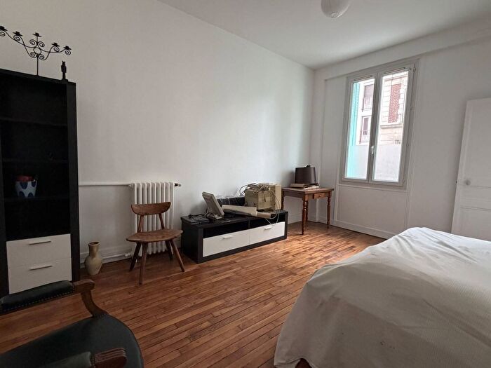 Appartement à louer - Garibaldi-Ottino-Porte de Saint Ouen, Saint-Ouen - 2 pièces - 1 chambre