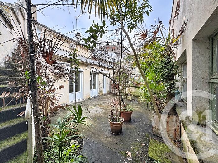 Maison à vendre - Auch, Centre-ville - 9 pièces - 5 chambres