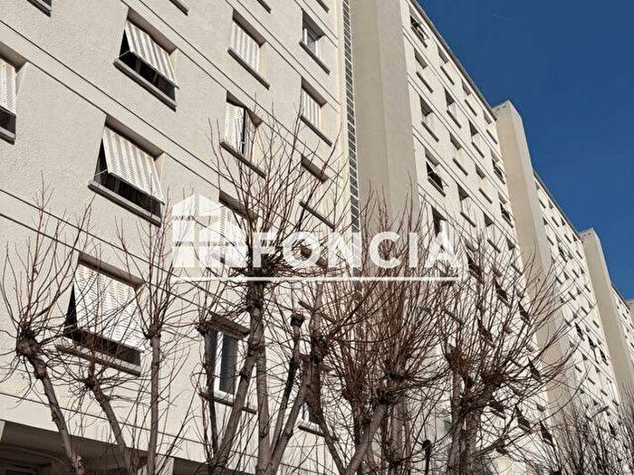 Appartement à louer - Chavril, Sainte-Foy-lès-Lyon - 4 pièces - 3 chambres