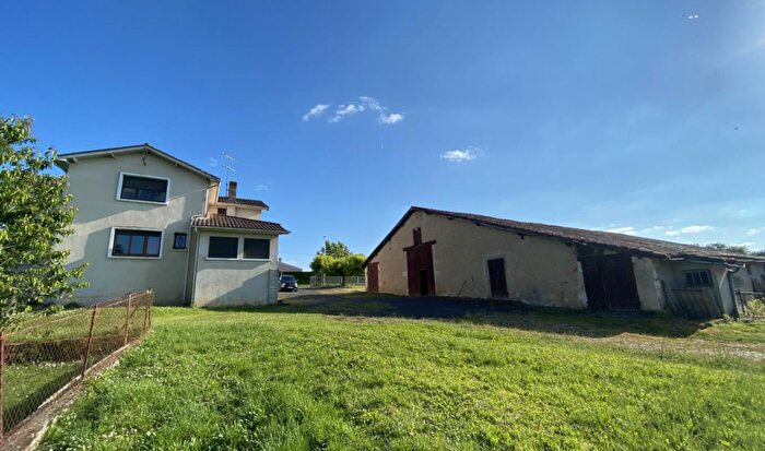 Maison à vendre - Chenaud - 9 pièces - 5 chambres