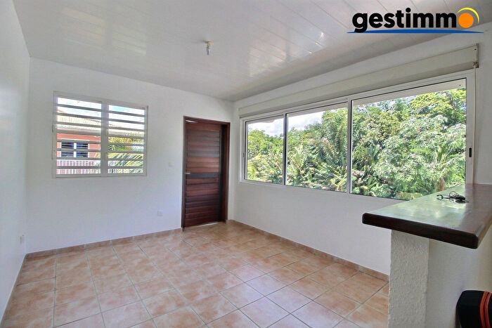 Cayenne : Appartement 2 pièces à louer