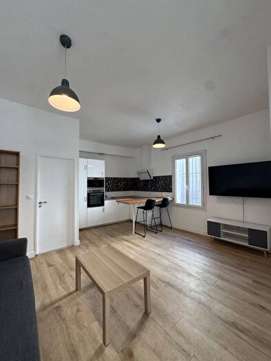 Appartement 1 pièce à Casernes, Nîmes, à louer