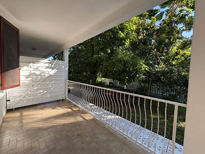 Appartement à louer - Le Gosier - 1 pièce