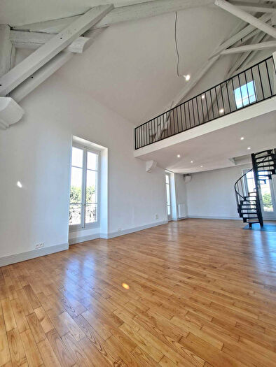 Appartement 4 pièces à louer à Nîmes, Carmes