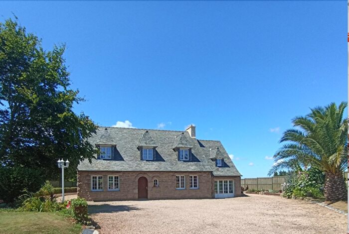 Maison à vendre - Taulé - 7 pièces - 5 chambres