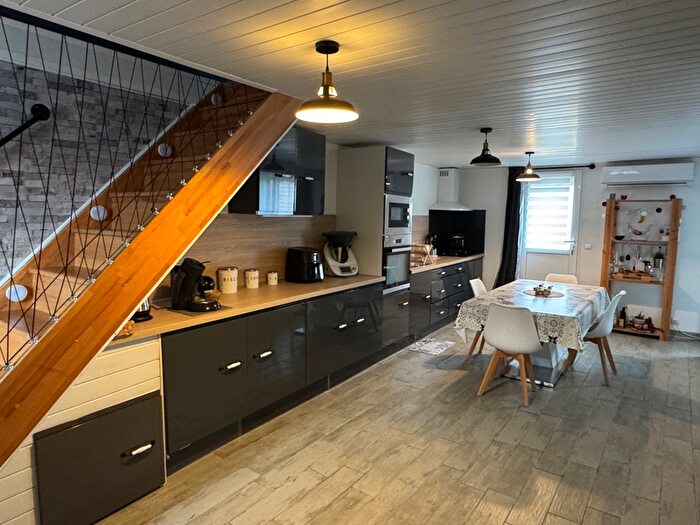 Maison à vendre - Wassy - 6 pièces - 4 chambres