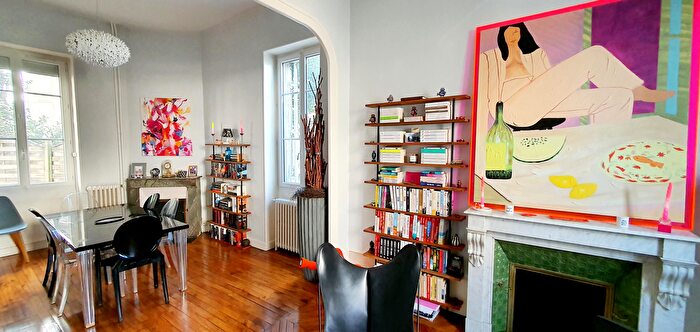 Périgueux, Centre-ville, La Gare, Saint-Martin : Maison 10 pièces à vendre